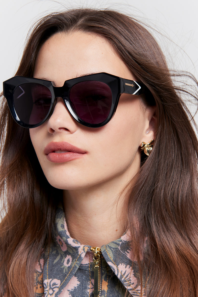 KAREN WALKER APOLLO ONE BLACK – Ruby Rose Te Awamutu